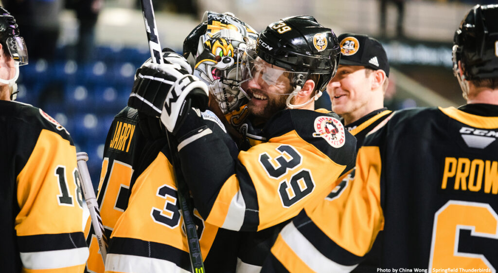 TRISTAN JARRY SCORES IN PENGUINS' 5-1 WIN