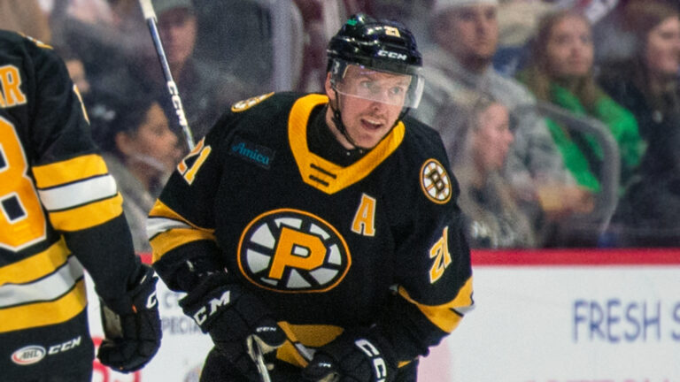PENGUINS SIGN DEFENSEMAN DAN RENOUF | WBS Penguins