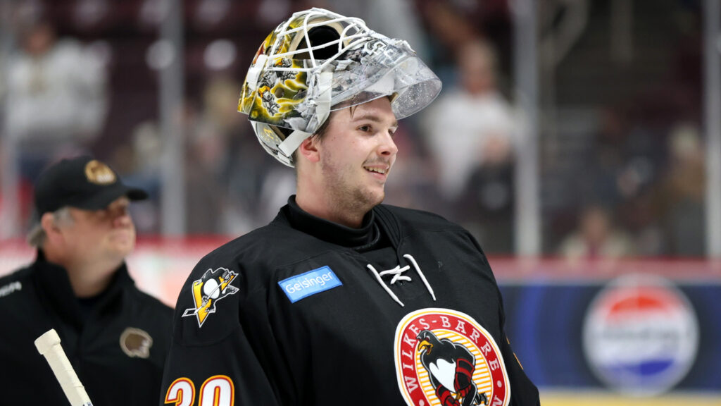 BLOMQVIST BRILLIANT AS PENGUINS ROAR PAST BEARS, 4-1 | WBS Penguins